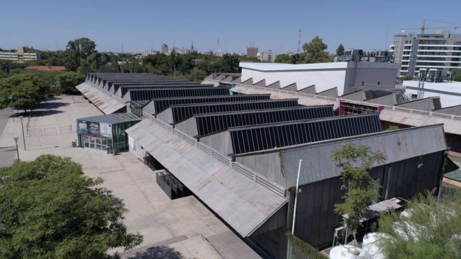 Mendoza ya instala paneles fotovoltaicos en la Nave Cultural - ACTIVA ...